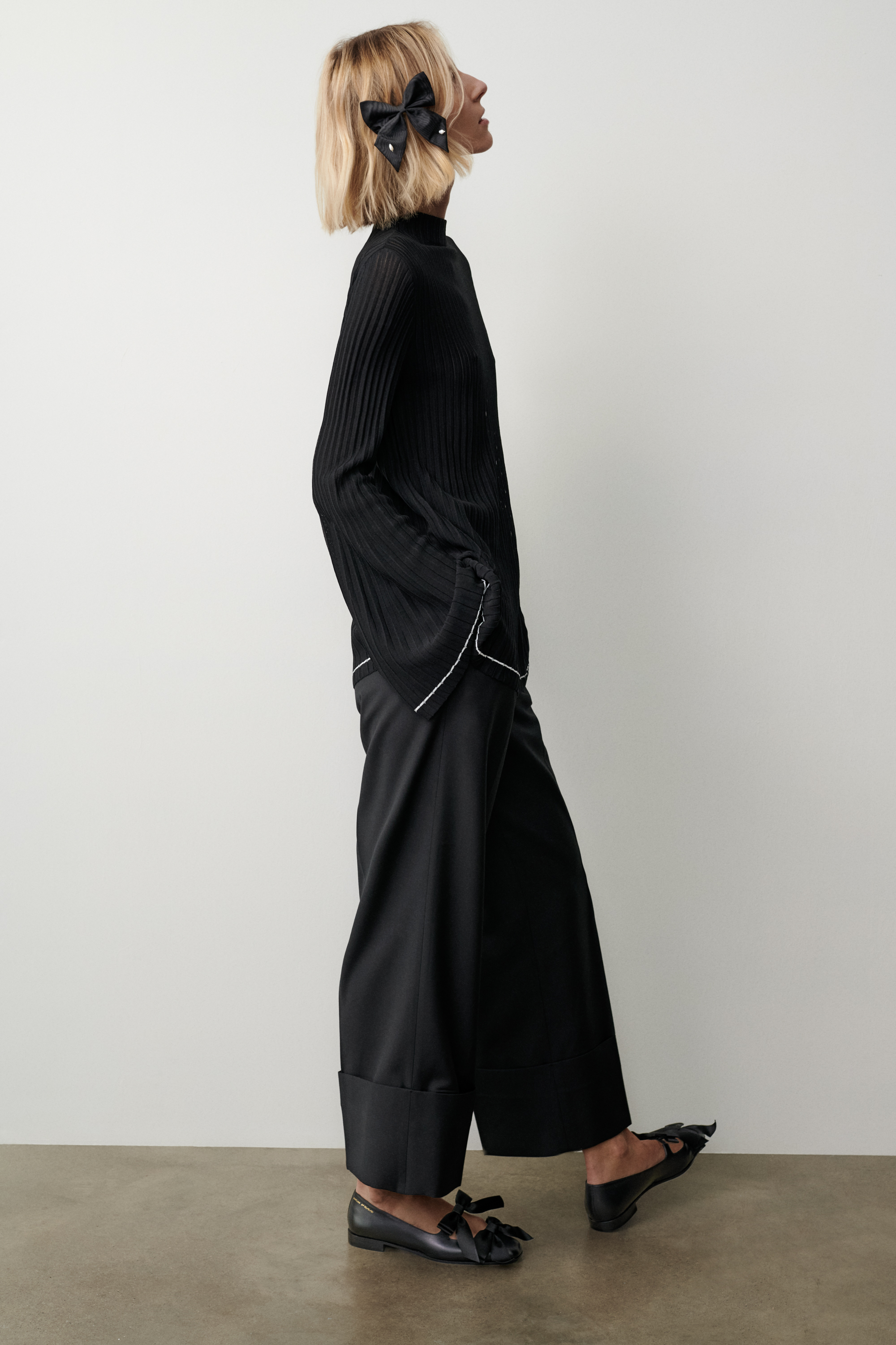 Black Mini Bow with Pearls - Chylak