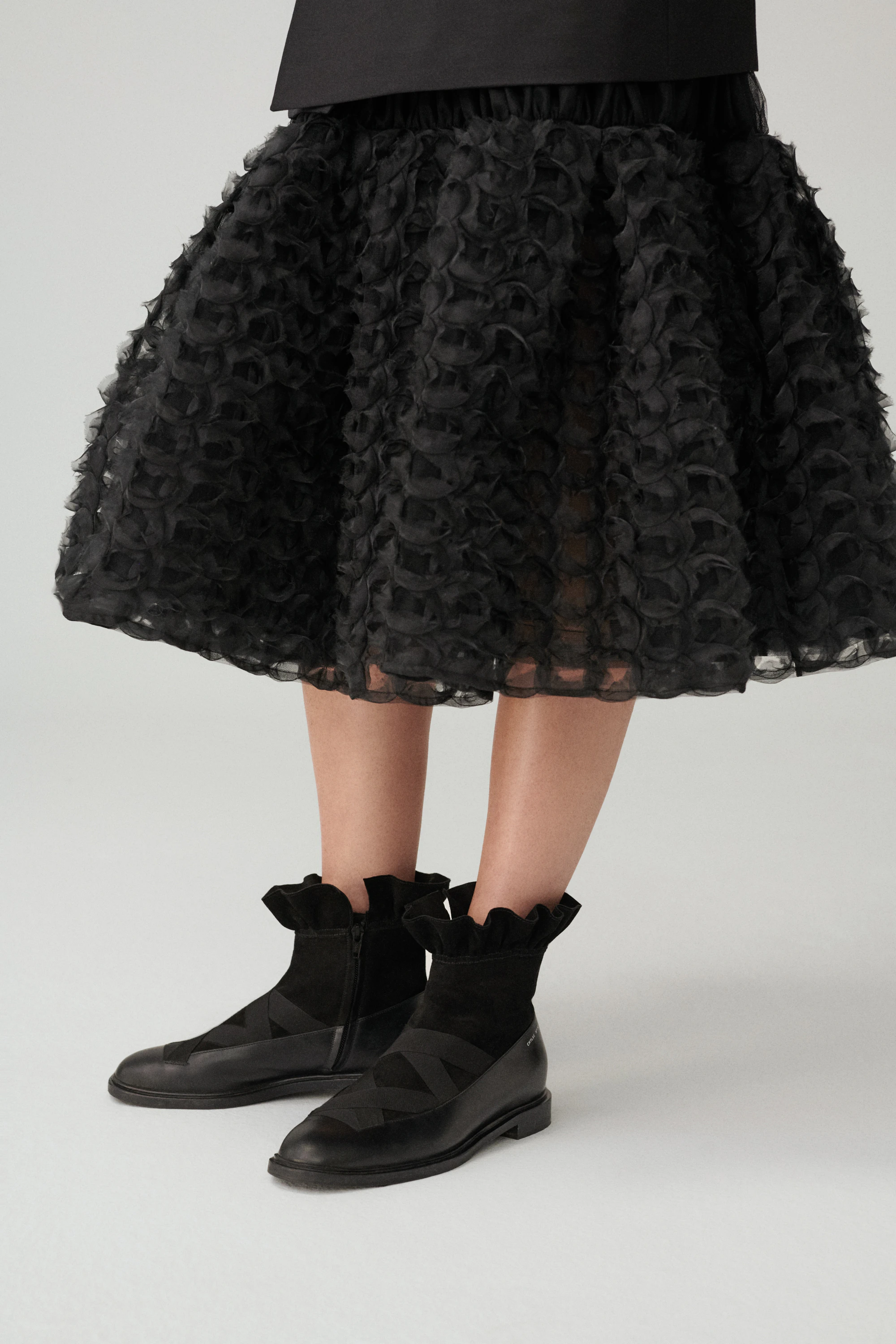 Booties with Ruffle - Chylak