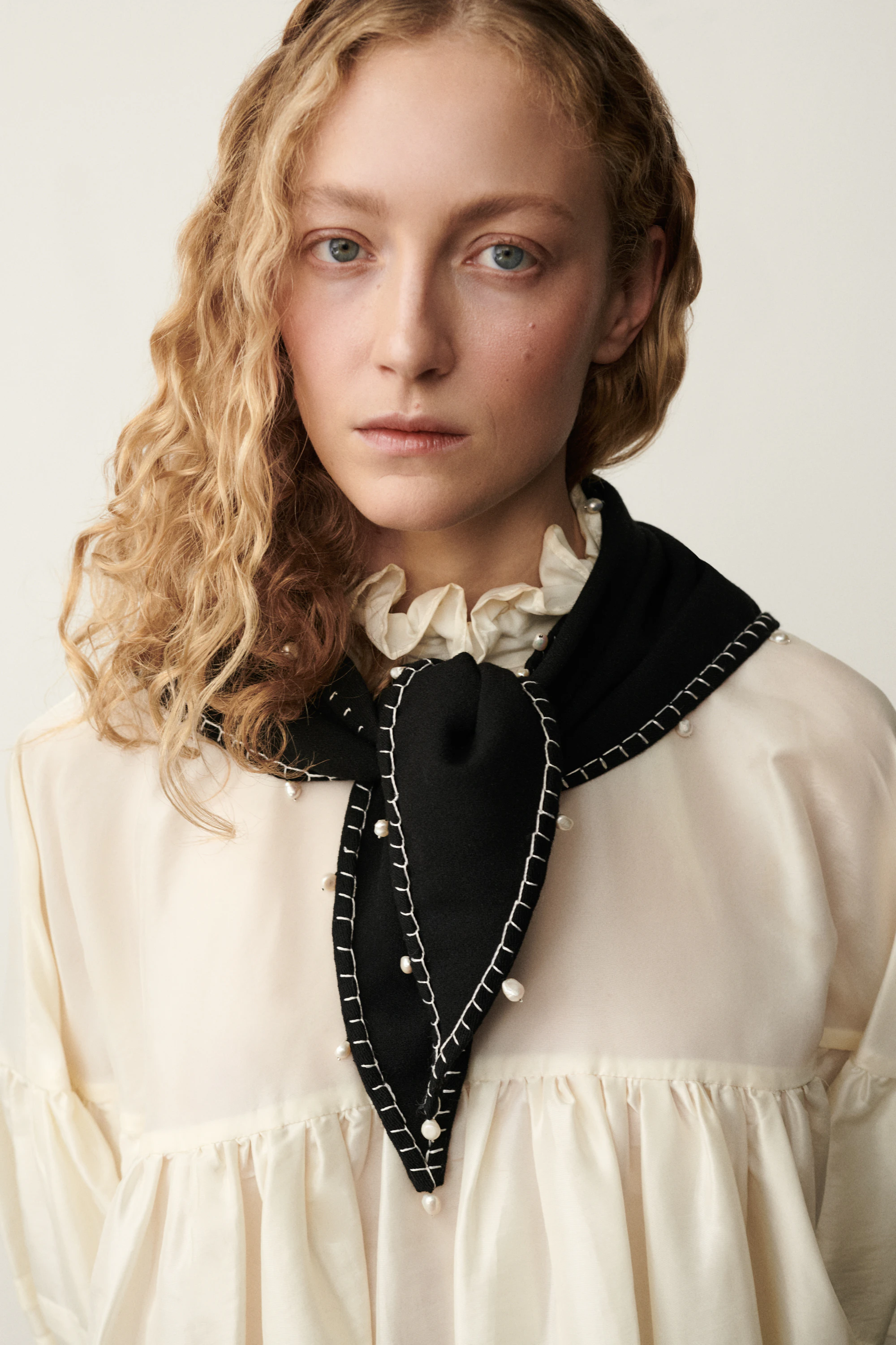 Pearl Shawl Black - Chylak